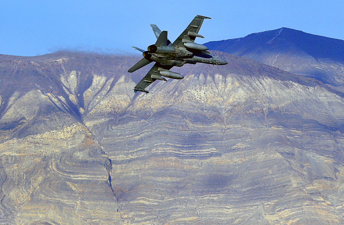 Navy confirms pilot died in jet crash in Death Valley - Las Vegas Sun News