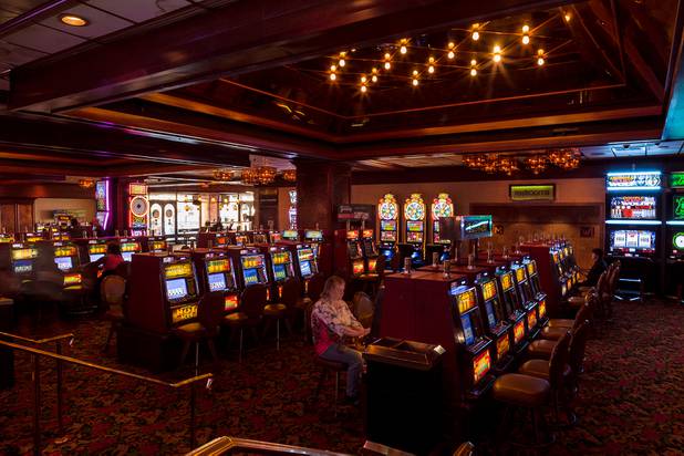 Photograph : Vintage Coin Slot Machines at El Cortez Casino - VEGAS INC