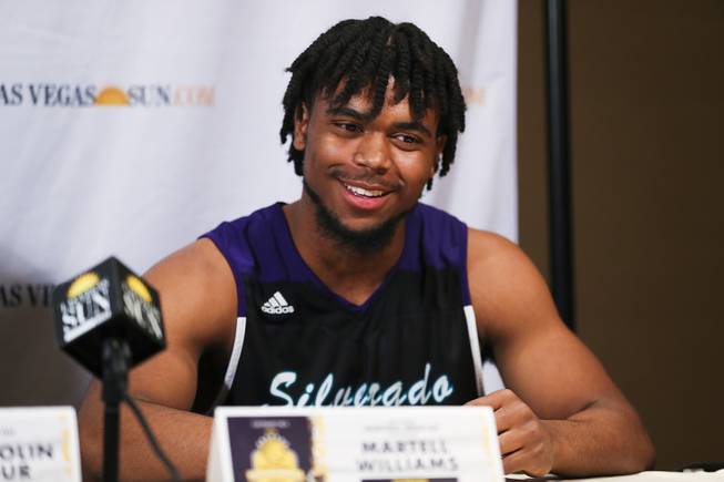 Photograph : High School Basketball Media Day 2019
