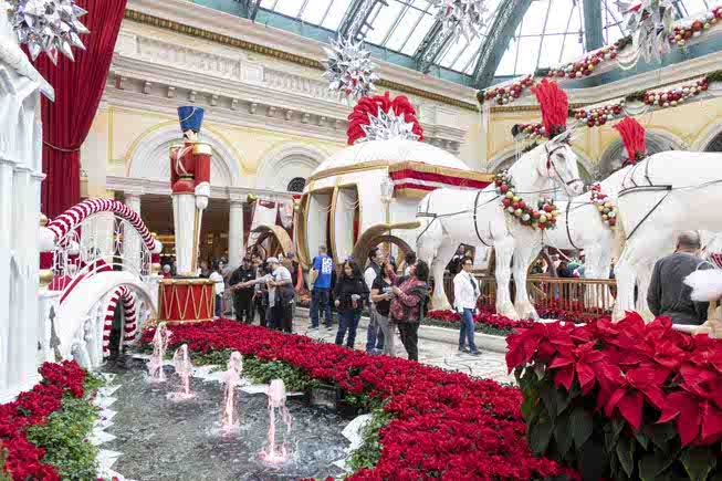 Bellagio's Conservatory & Botanical Gardens Holiday Display - Bellagio ...