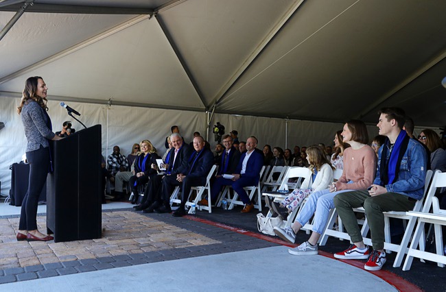 Photograph : Alyn Beck Memorial Park Official Opening - Las Vegas Sun News