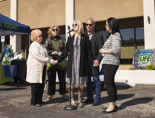 'Handprints of Hope' - With her family behind her, Deborah Amato speaks ...