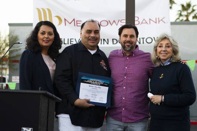 Photograph : Swoop Building Grand Opening - Las Vegas Sun News