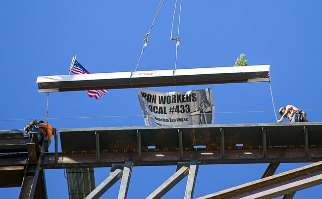 Photograph : Circa Topping Out - Las Vegas Sun News