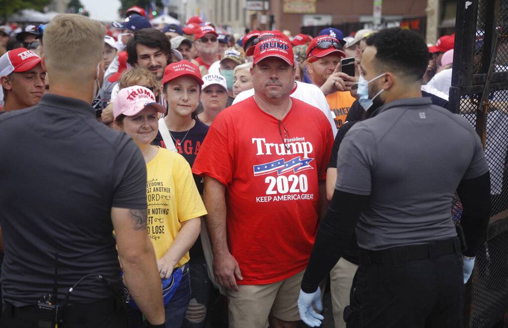 Metal barriers, Trump gear: Crowd readies for Tulsa rally - Las Vegas ...