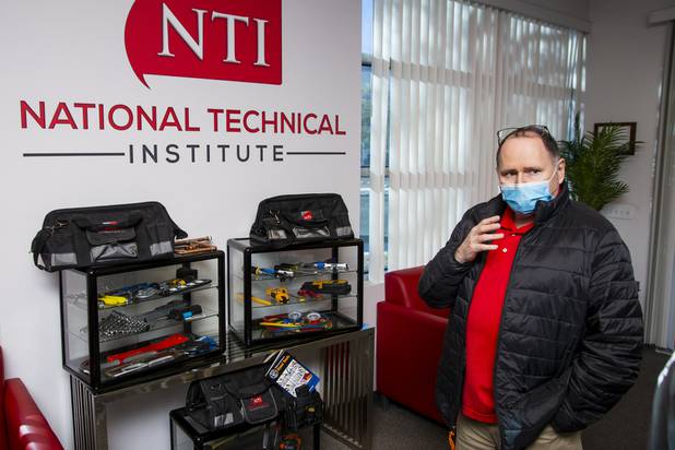 Photograph : National Technical Institute - VEGAS INC
