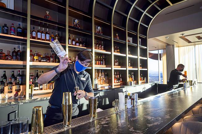 Photograph : Tour of Rooms and Legacy Club at Circa - Las Vegas Sun News