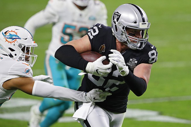 Raiders lose to Dolphins, 26-25 - Las Vegas Raiders tight end Jason ...