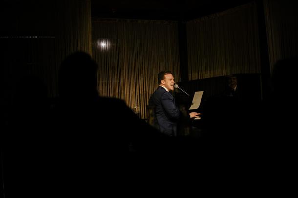 Photograph: Colte Juian at The Vegas Room - Las Vegas Weekly