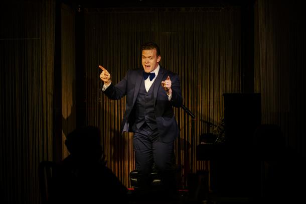 Photograph: Colte Juian at The Vegas Room - Las Vegas Weekly