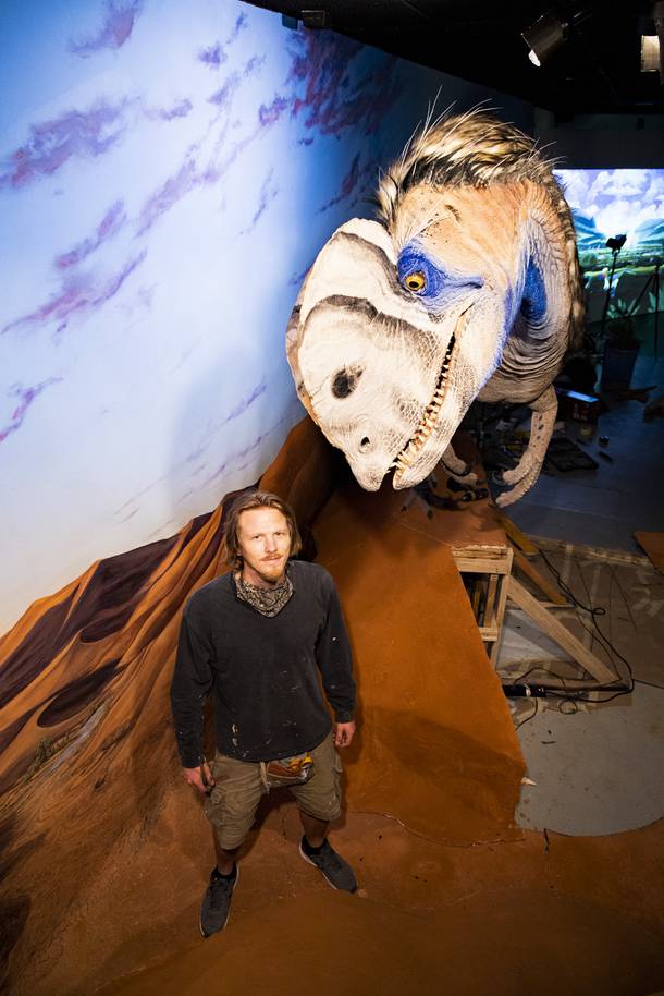 Photograph: New Dilophosaurus Exhibit - Las Vegas Weekly
