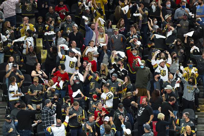 Photograph : VGK vs Wild