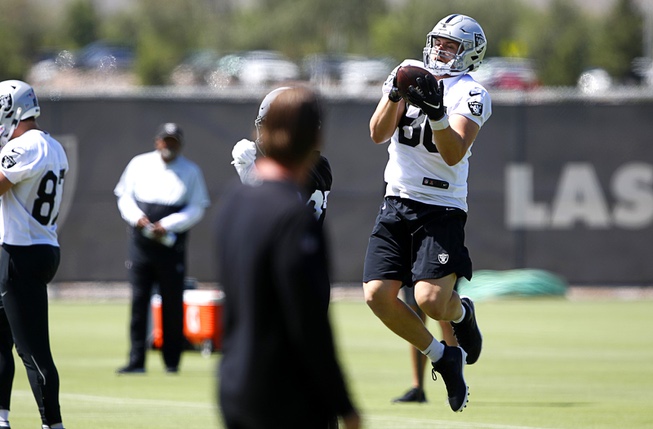 Raiders Off-Season Practice 2 - Las Vegas Raiders tight end Carson ...