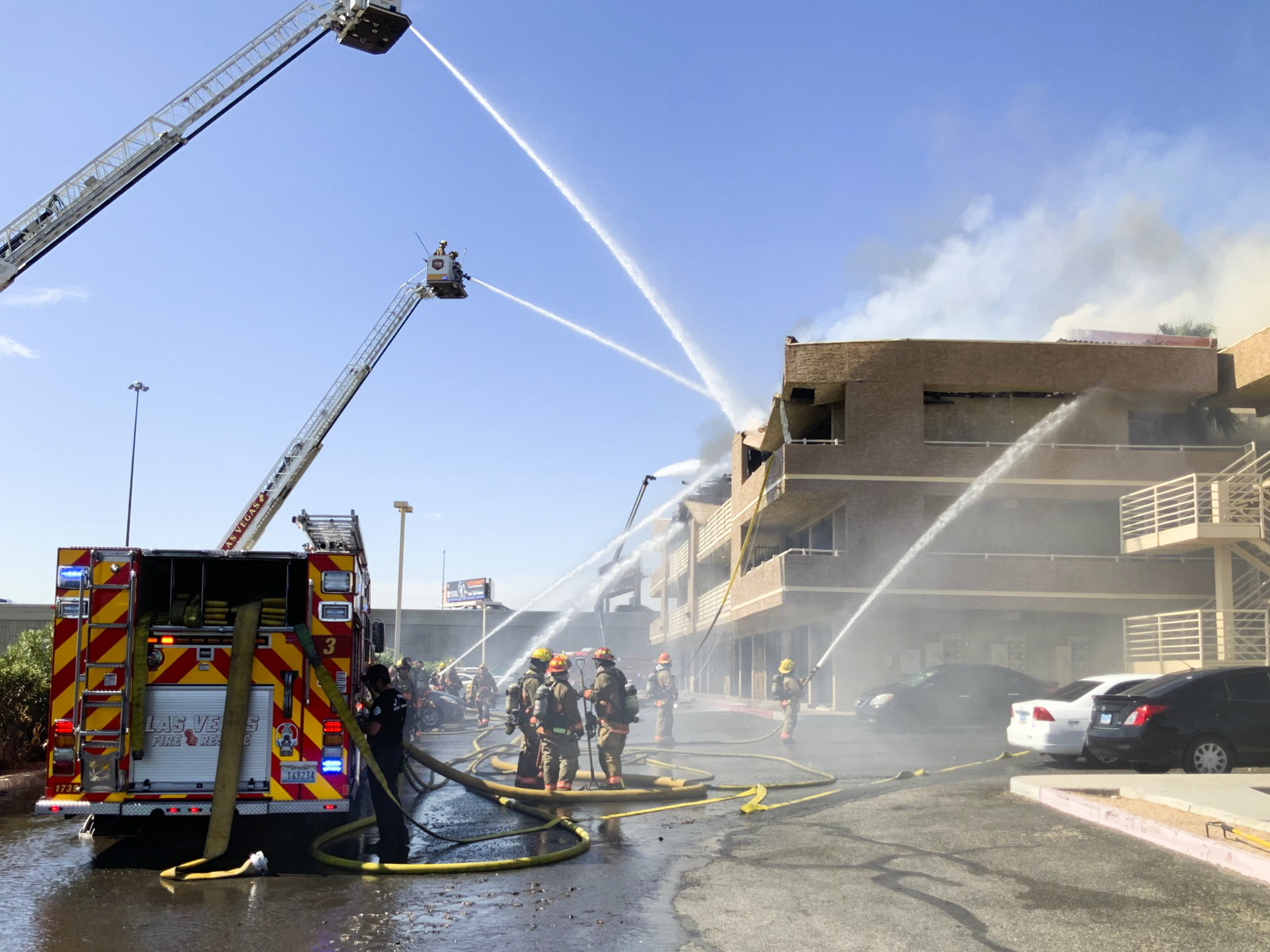 Firefighters Battle Condo Fire - Las Vegas Sun News