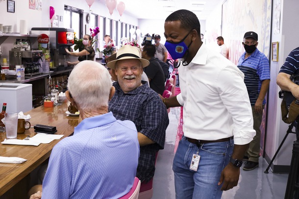 Photograph: Vickie's Diner Celebrates New Location - Las Vegas Weekly