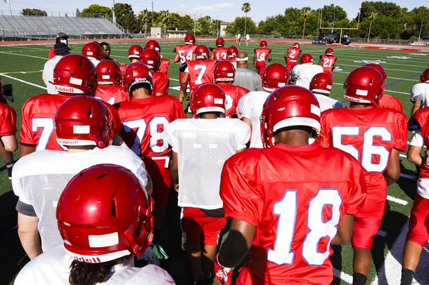 Photograph: Raiders Donate New Helmets to Valley High School - Las ...