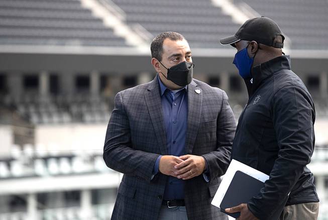 Photograph : 0817_sunRaidersAllegiantPresser2