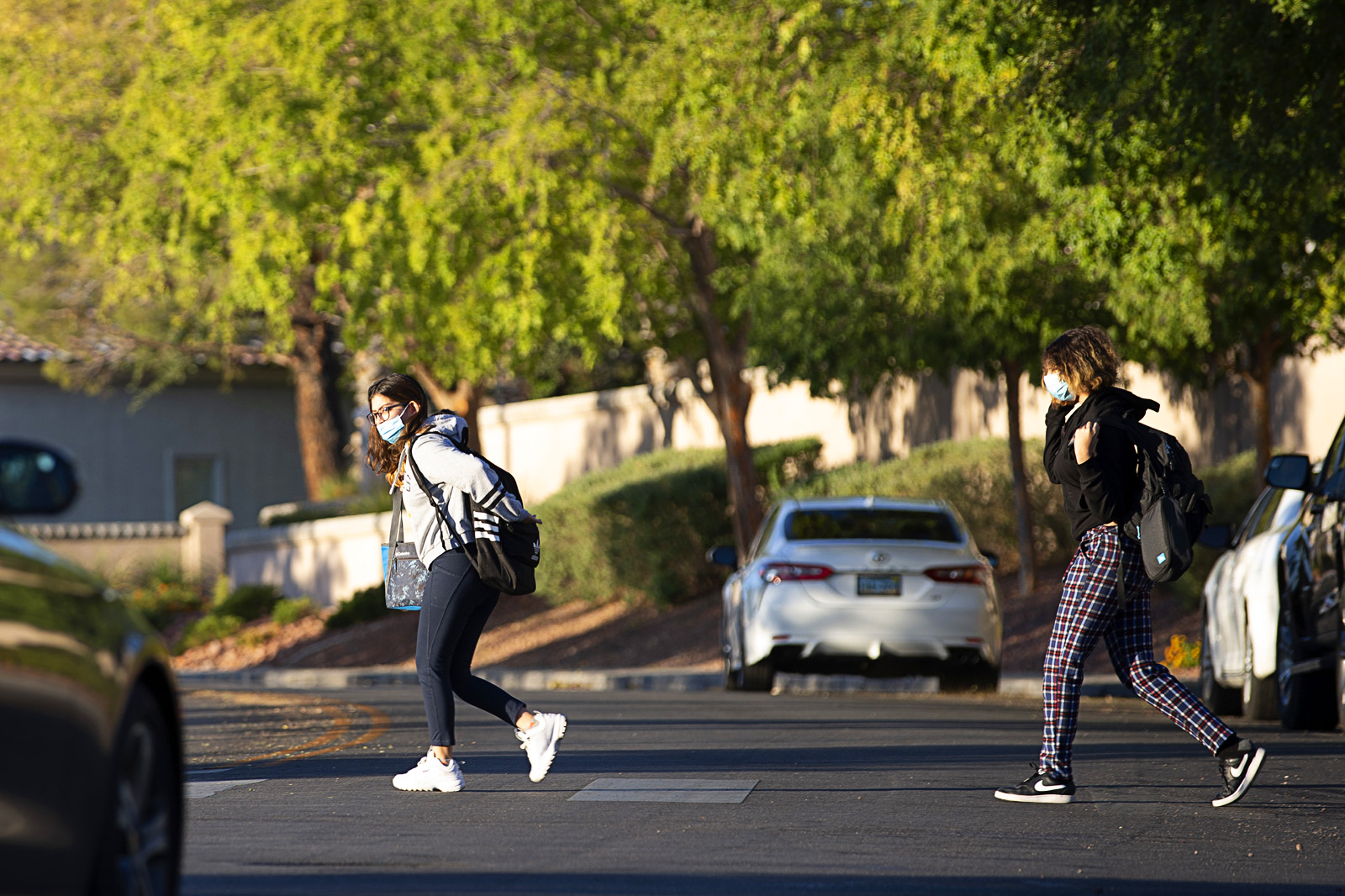 School Drop-off Traffic - Las Vegas Sun News