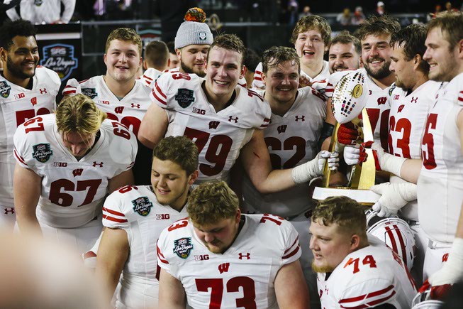 Las Vegas Bowl: Wisconsin Beats Arizona, 20-13 - The Wisconsin Badgers ...
