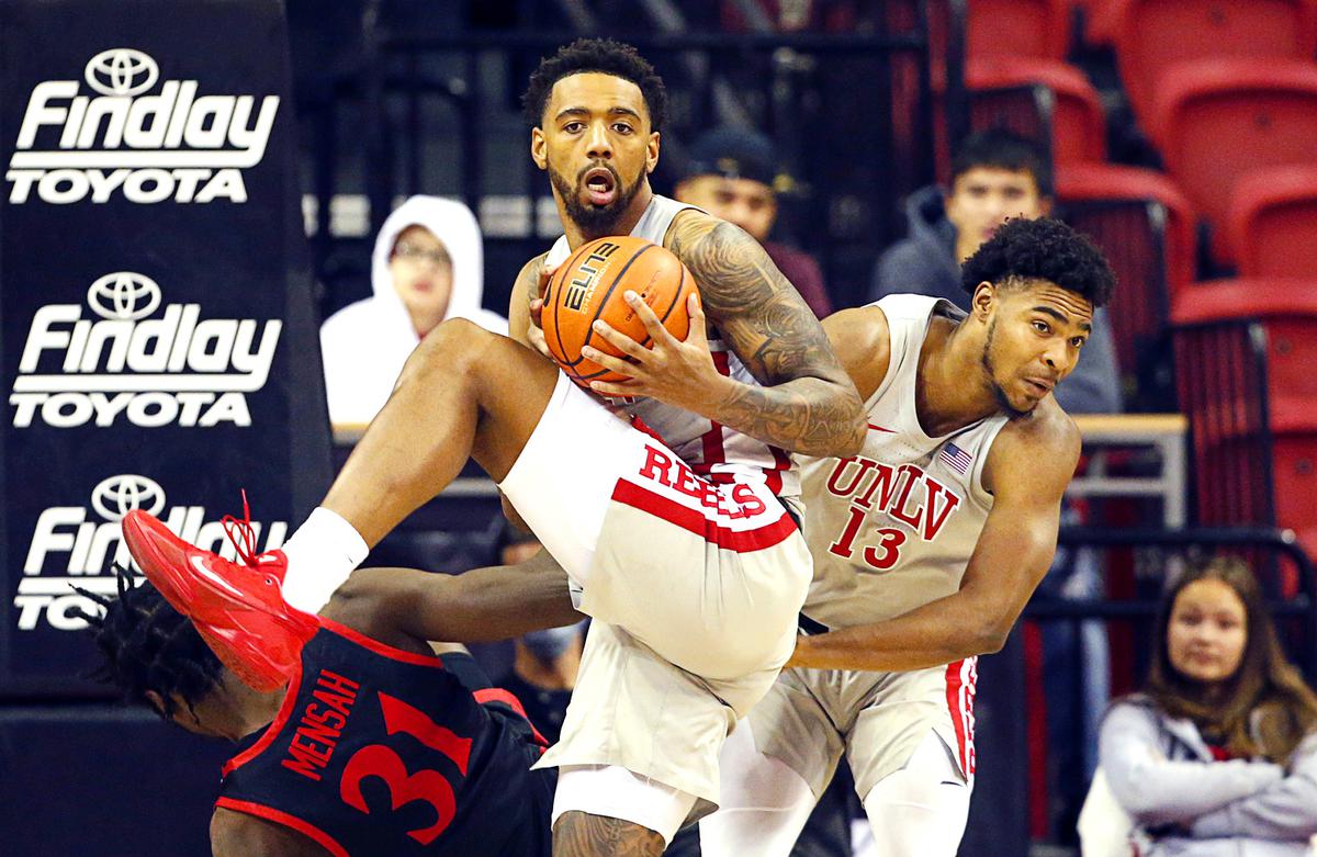 Defense stands tall as UNLV wins at Fresno State - Las Vegas Sun News