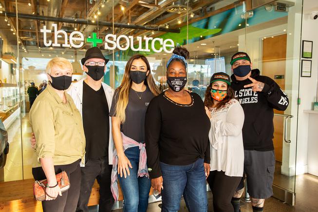 Photograph : The Baked Old Ladies - Las Vegas Sun News