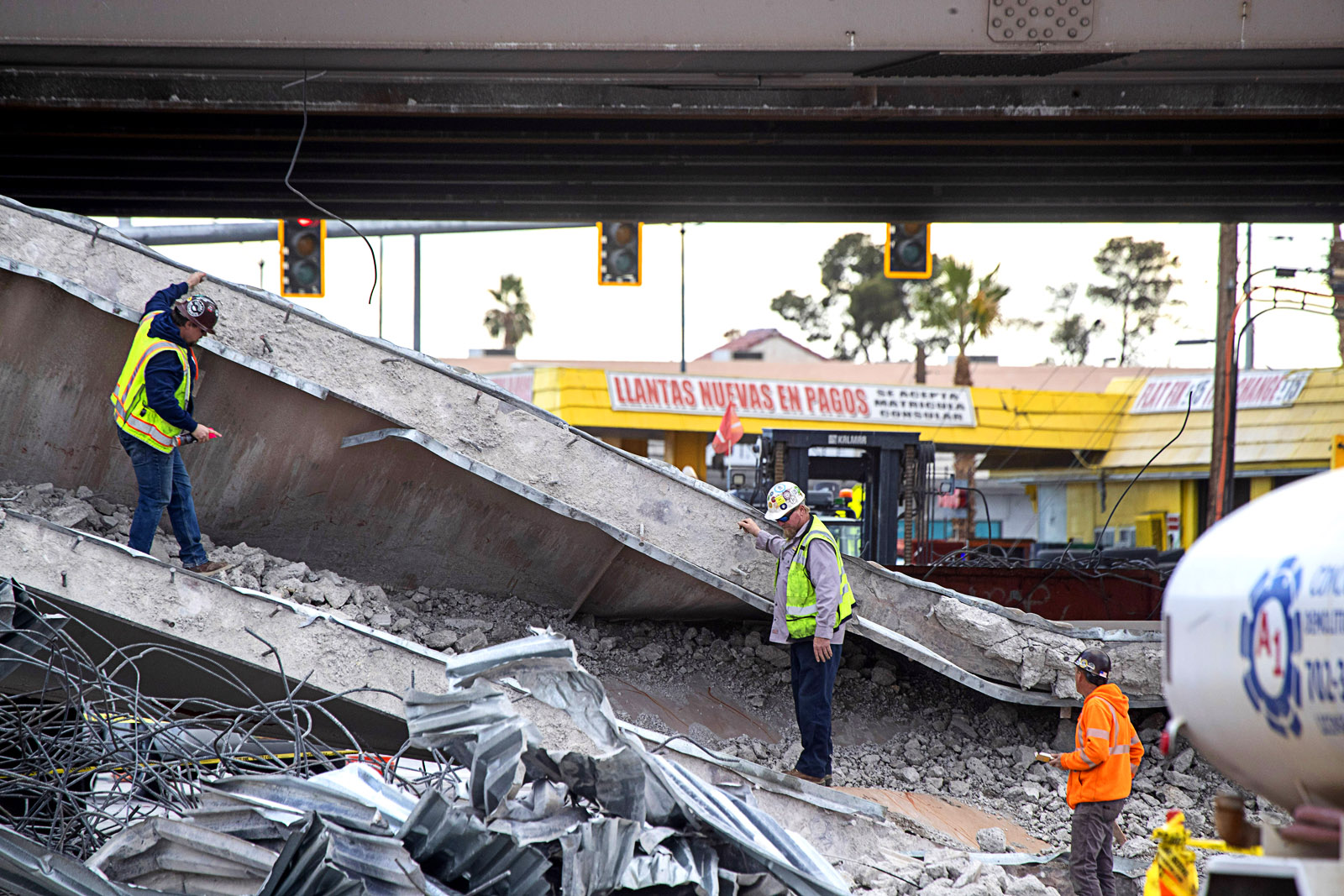 Worker Injured in Highway Bridge Demolition - Las Vegas Sun News