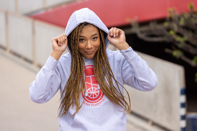 Las Vegas hoops star making a name for herself in fashion world thanks ...