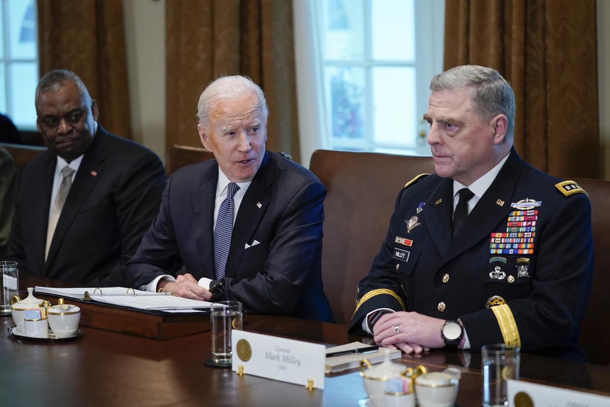 Biden set to announce new military assistance for Ukraine - Las Vegas ...