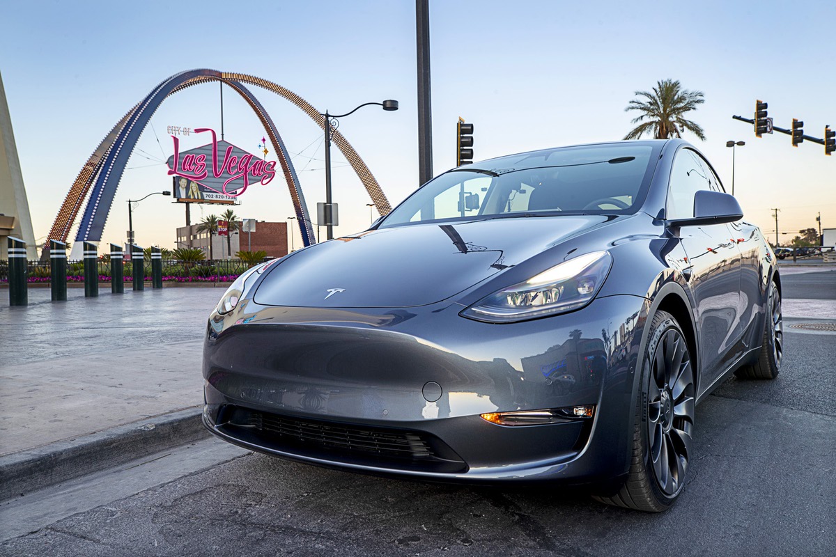 Teslas with Autopilot a step closer to recall after wrecks - Las Vegas ...