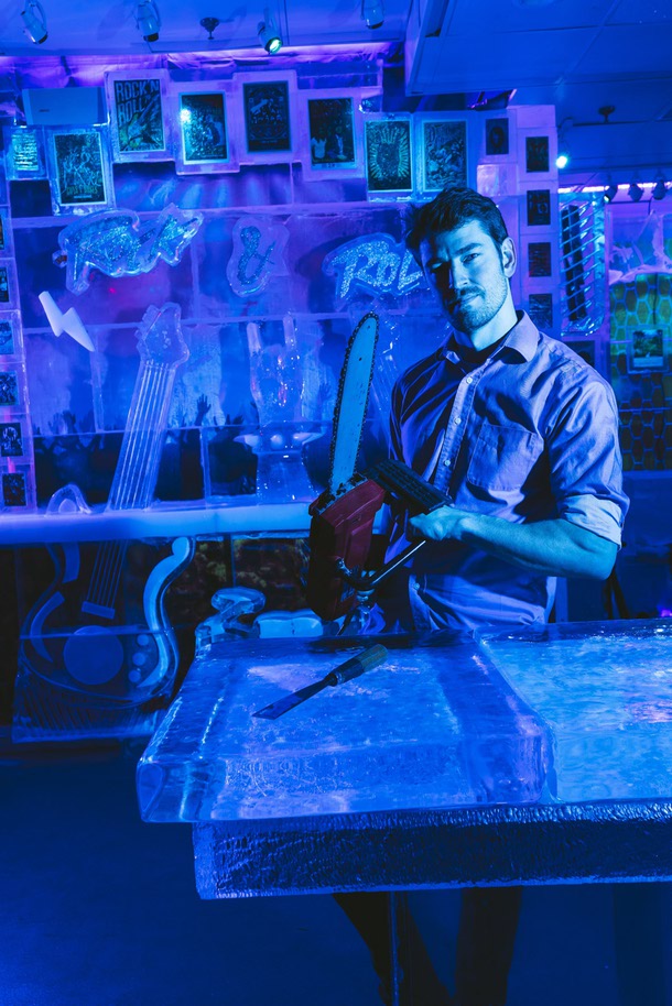 Photograph: Ice Sculpture Artist Austin Greenleaf - Las Vegas Weekly