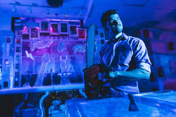 Photograph: Ice Sculpture Artist Austin Greenleaf - Las Vegas Weekly