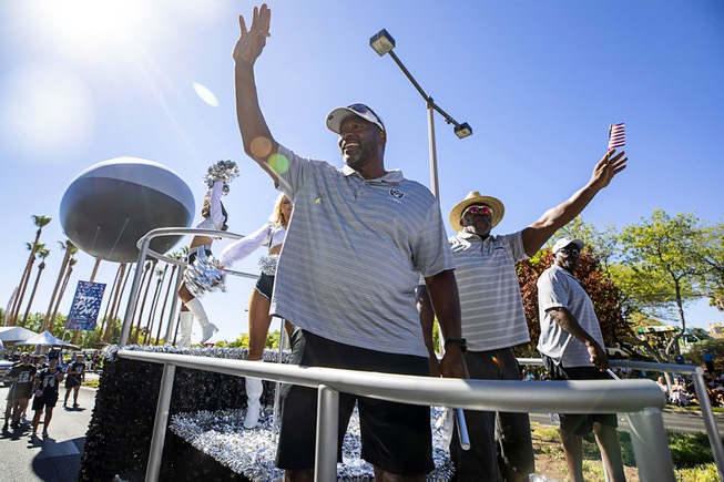 2022 Summerlin Council Patriotic Parade - Raiders alumni Napolean ...