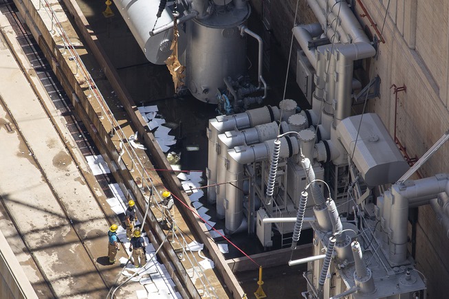 Photograph : Transformer Catches Fire at Hoover Dam