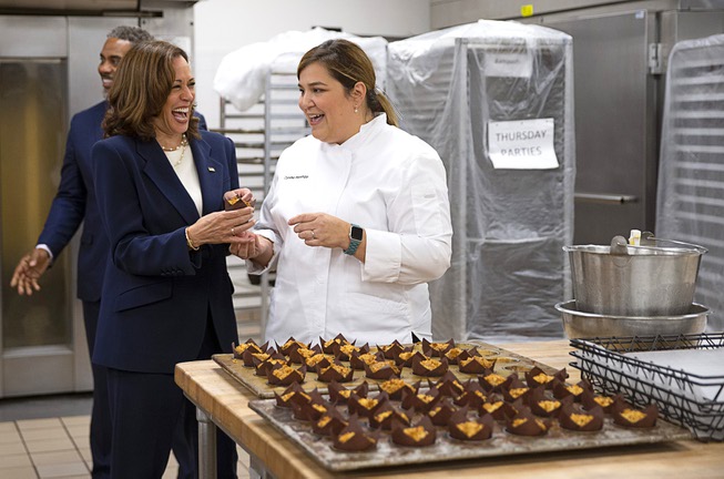 Photograph : 0810_sun_KamalaHarrisVisit5