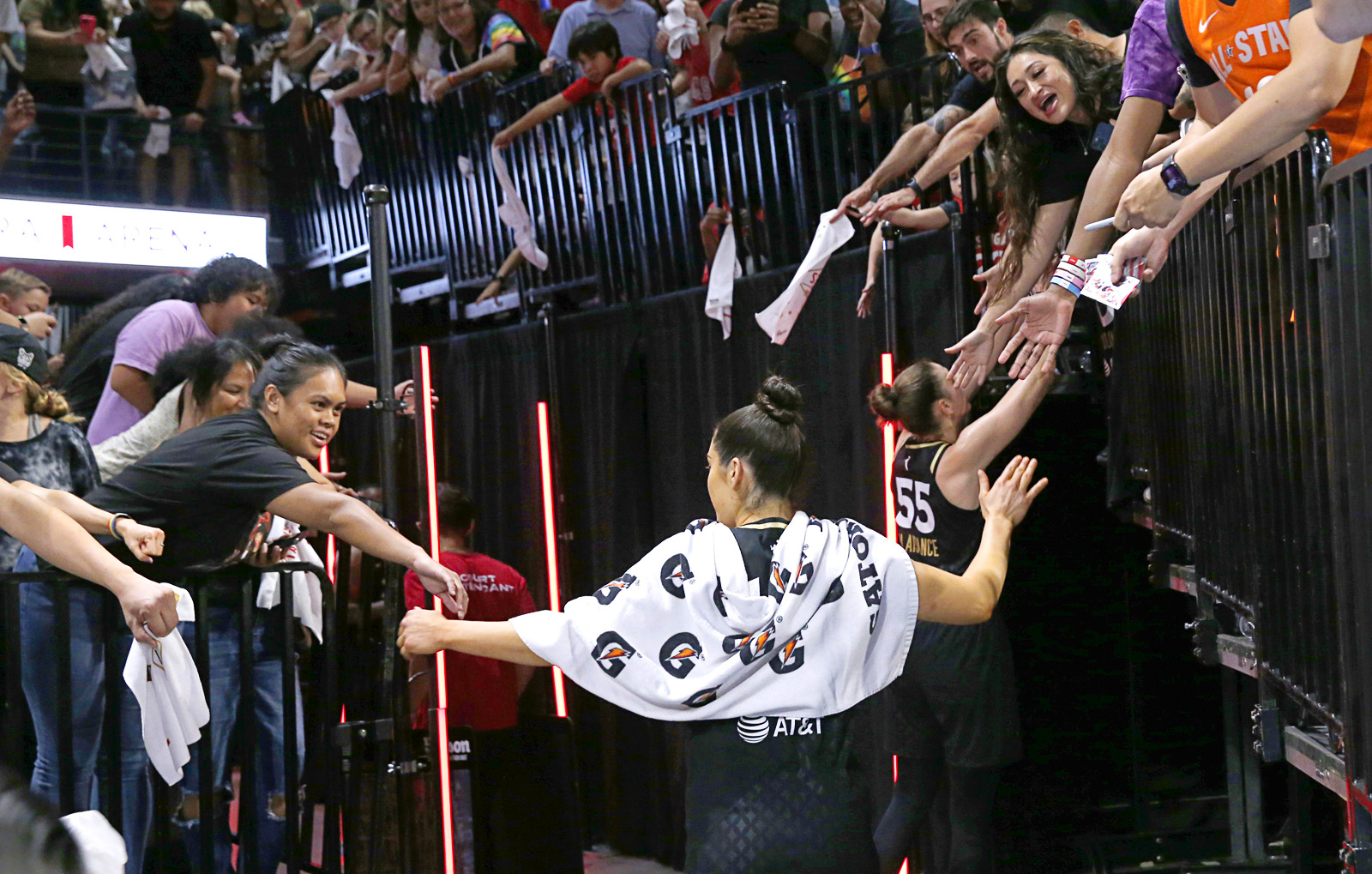 Aces Beat Mercury in Game 2, 117-80 - Las Vegas Sun News