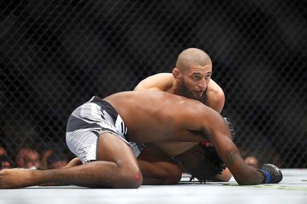 Photograph: Chimaev Defeats Holland - Las Vegas Weekly