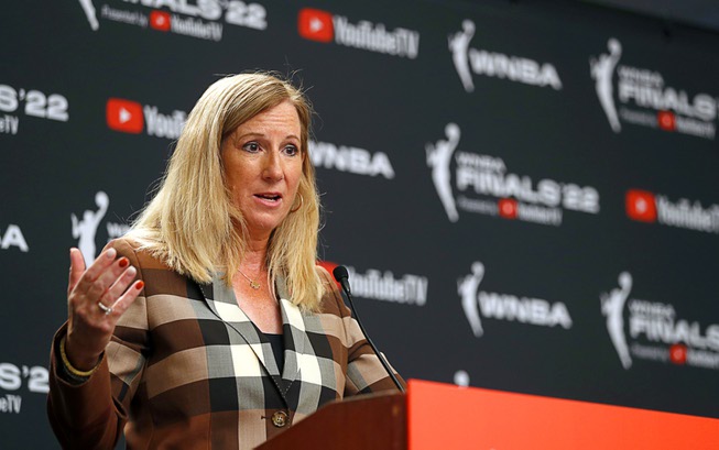 Photograph : WNBA Commissioner Cathy Engelbert - Las Vegas Sun News
