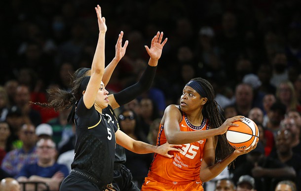 Photograph: 0913_sun_AcesSunGameTwo2 - Las Vegas Weekly