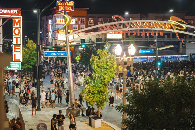 Las Vegas expands ‘order-out corridor’ banning people convicted of ...