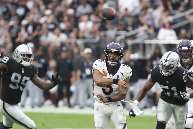 Photograph : Raiders vs Broncos at Allegiant - Las Vegas Sun News