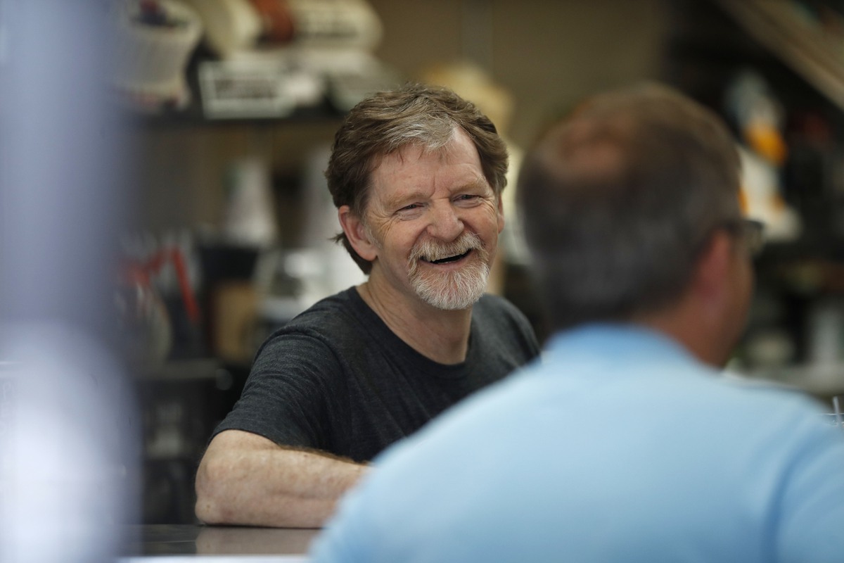 Colorado baker fighting ruling over gender transition cake - Las Vegas ...