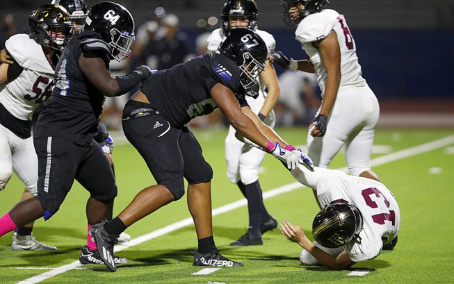 Photograph : Desert Pines Defeats Faith Lutheran, 49-21 - Las Vegas Sun News