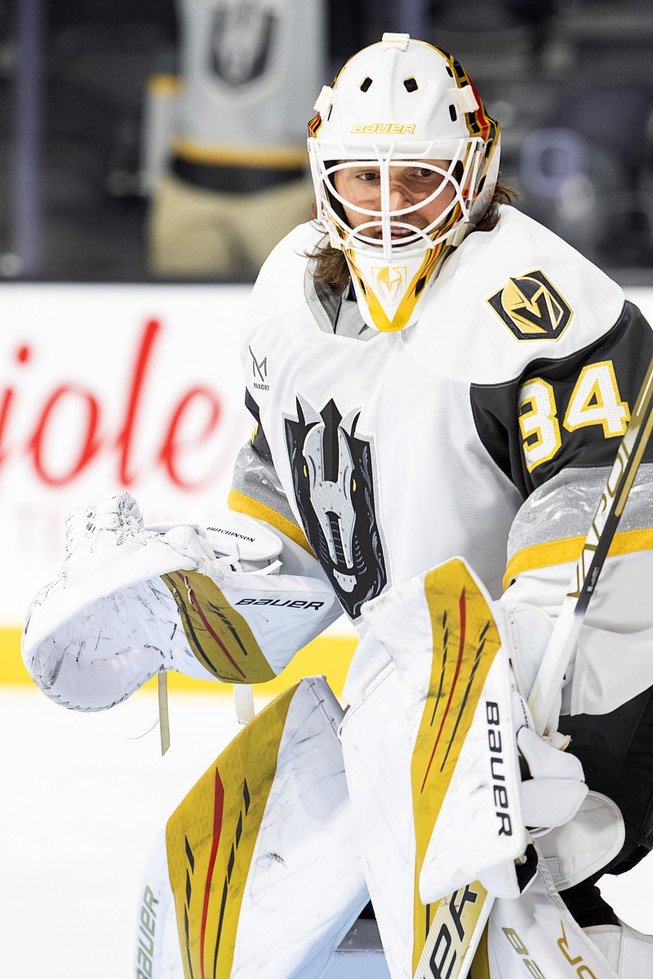 Photograph : Silver Knights goaltender Michael Hutchinson