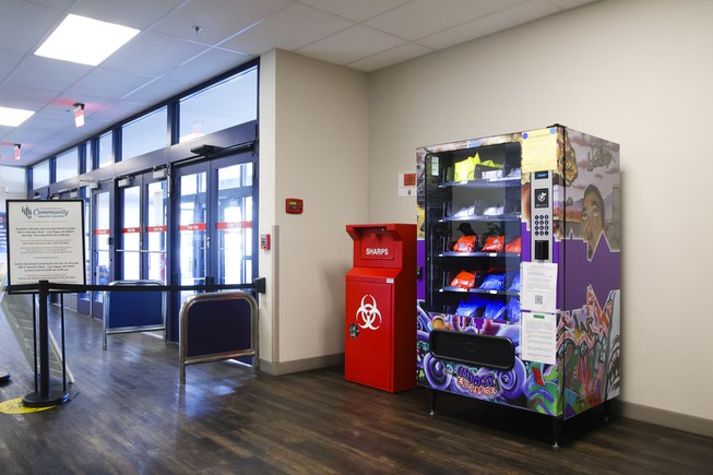 Photograph : SNHD Public Health Vending Machine - Las Vegas Sun News