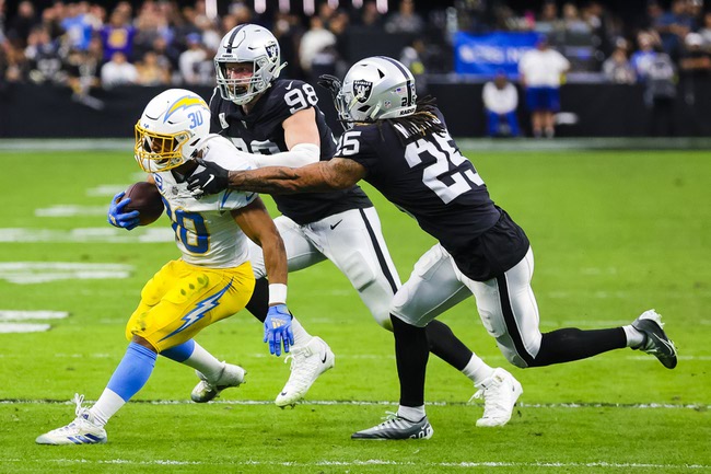 ‘Barbecued chicken’: Raider defense awakens to answer Chargers' challenge - Las Vegas Sun News