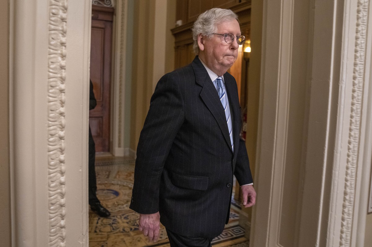 Trump's Constitution remarks put McConnell, GOP on defense - Las Vegas ...