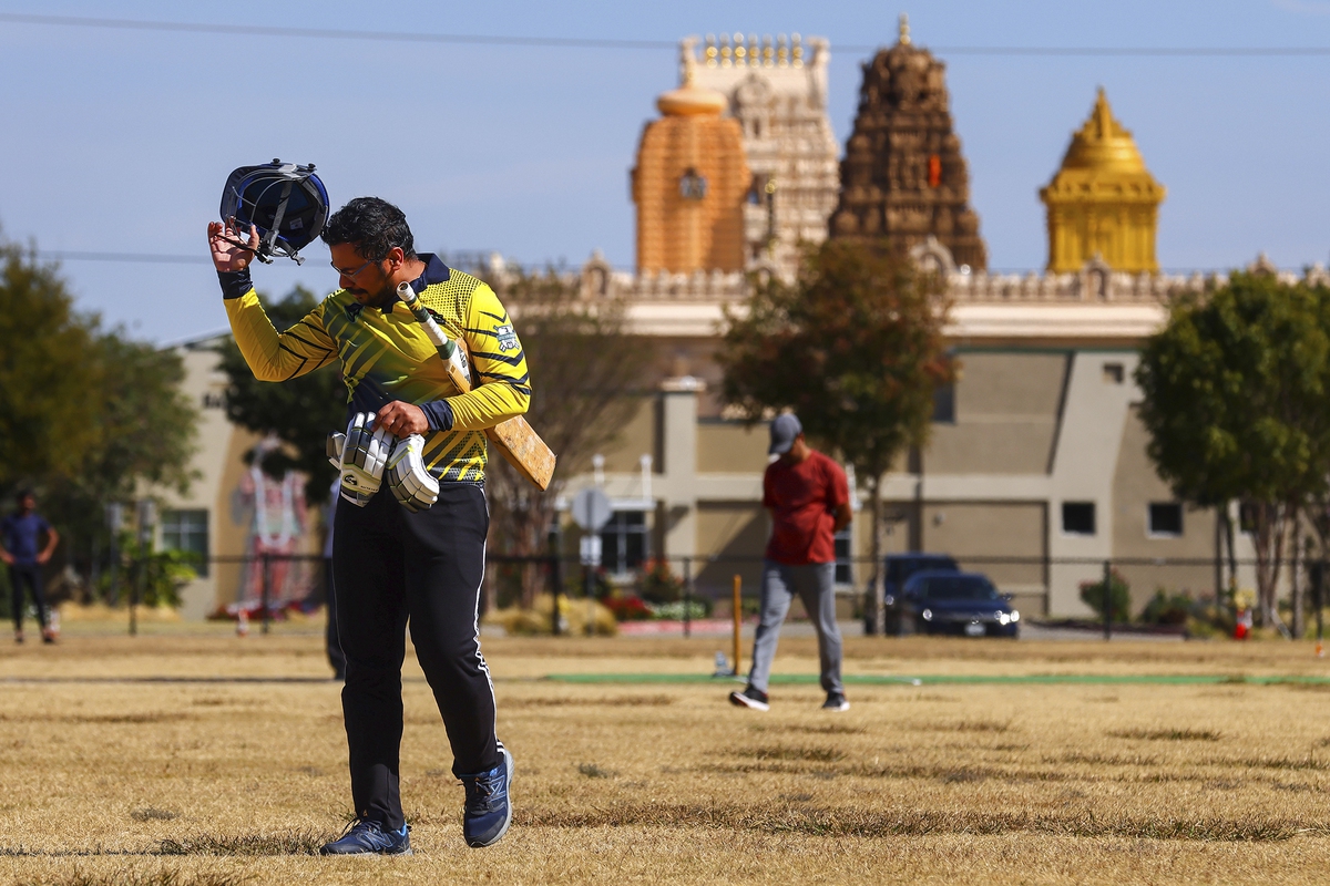 In Dallas Suburbs Friday Night Lights Make Way For Cricket Las Vegas Sun Newspaper in-dallas-suburbs-friday-night-lights-make-way-for-cricket-las-vegas-sun-newspaper