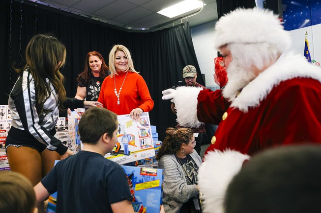 Henderson Mayor-Elect Hands Out Gifts - Henderson Mayor-Elect Michelle ...