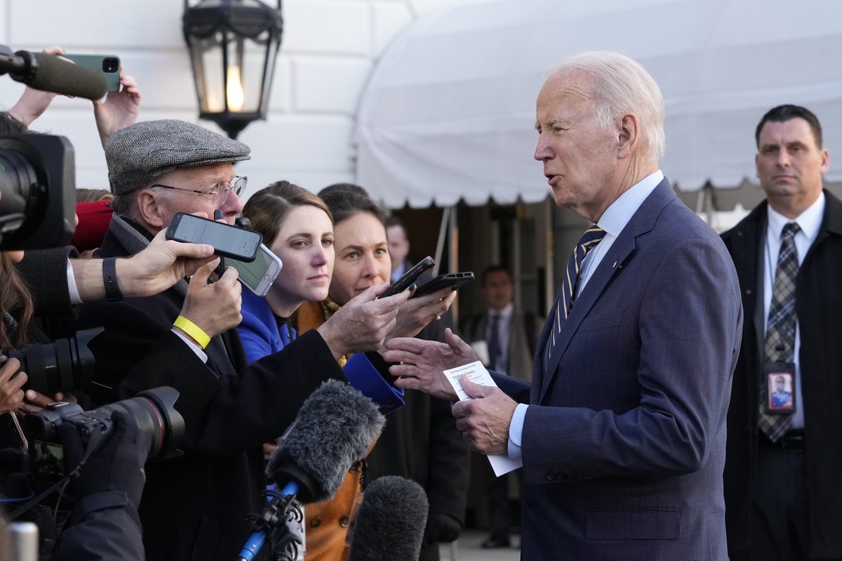 Source: Biden team finds more docs with classified markings - Las Vegas ...