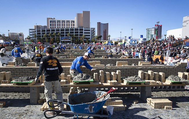 Photograph : Wisconsin Mason Wins 2023 Spec Mix Bricklayer 500 - Las ...